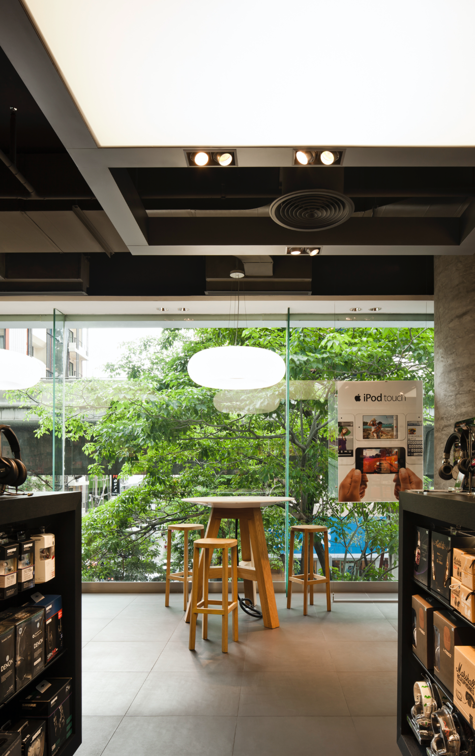 iStudio - Whitesp-ce